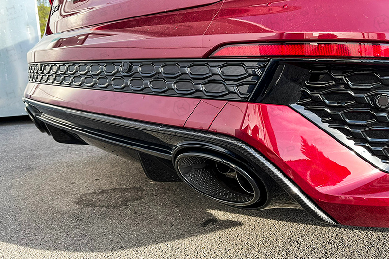 Audi RS3 (2021-) Rear Diffuser Side Trim - FXbrands B.V.