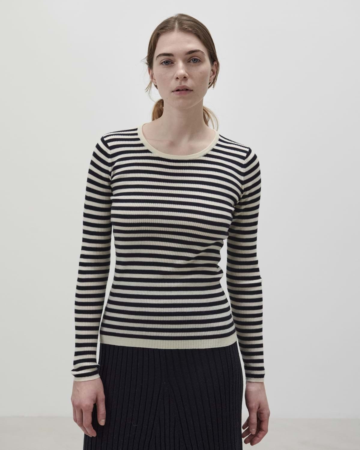 Thin rib blouse - Ecru/ dark navy - JUULS STORE