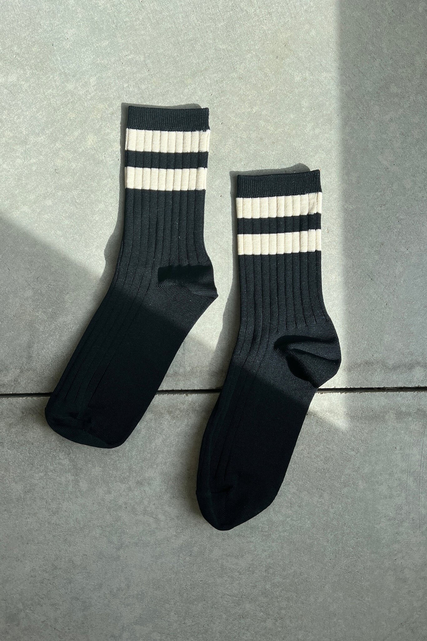 Her varsity socks - Black - JUULS STORE