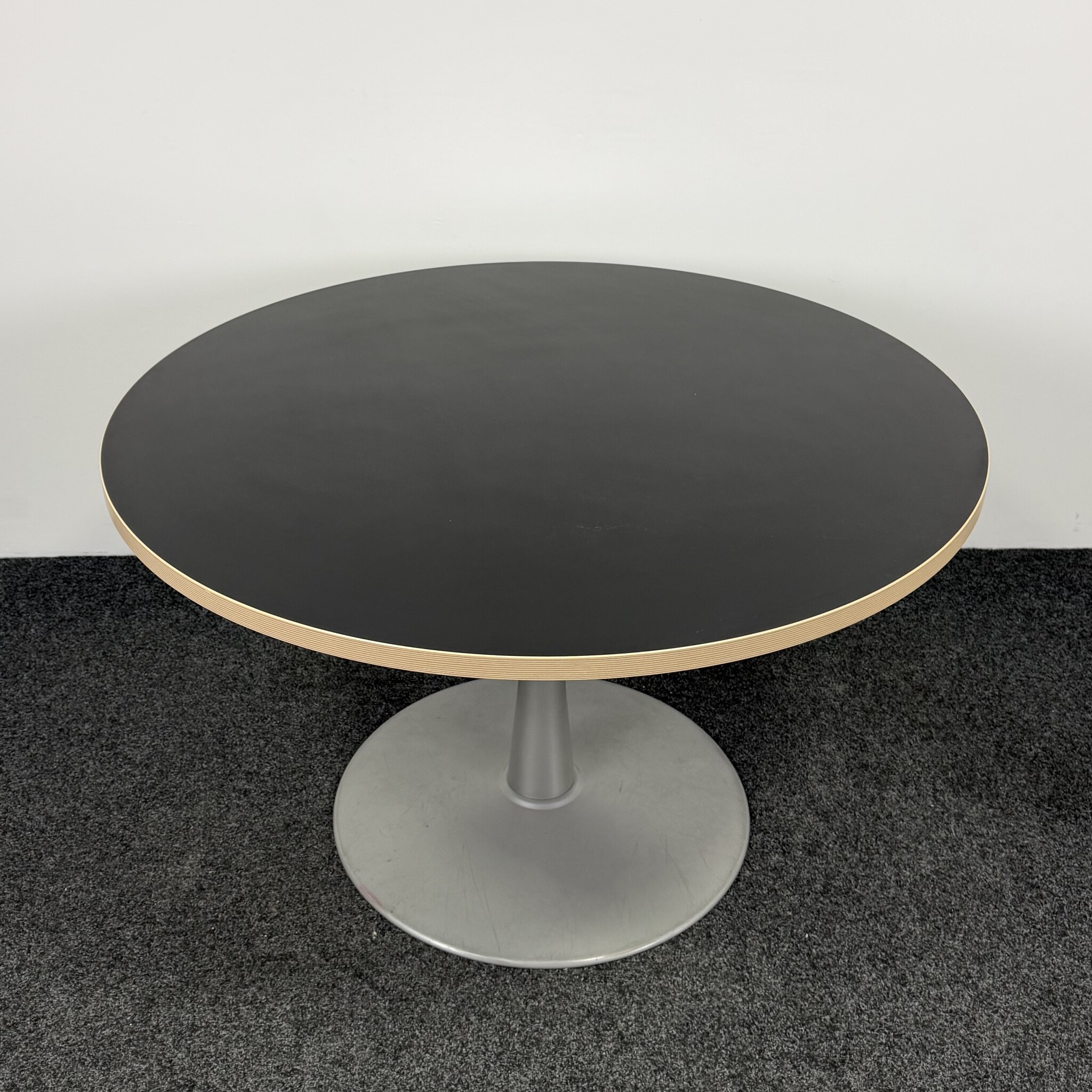 Drabert Tafel - Zwart Blad | Ø 120 cm | Gebruikte Tafel