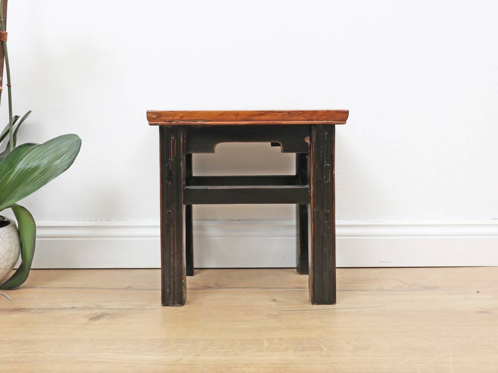 Chinese stool / bedside table in solid wood - black - Yajutang Möbel GmbH