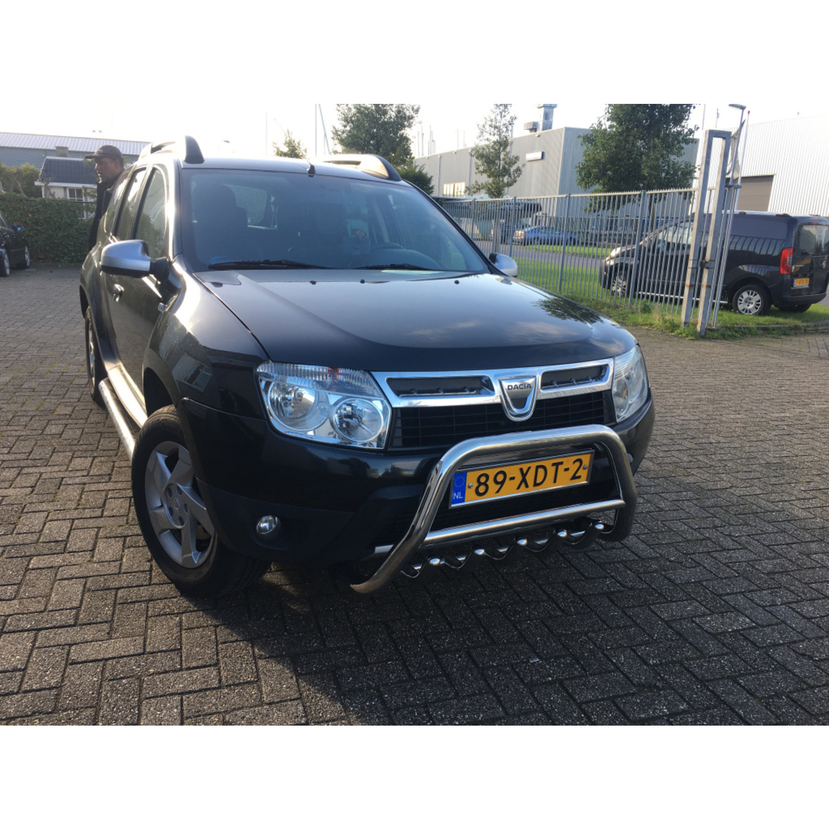 Dacia Duster H79 Sidebars met rvs trede - Best-Carstyling