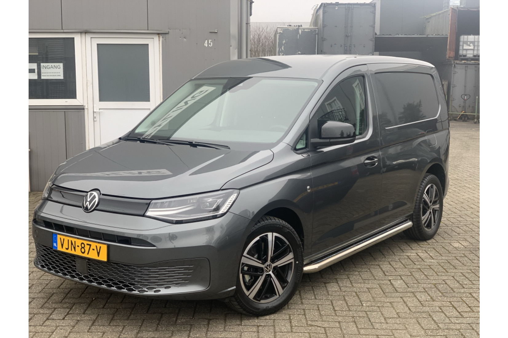VW Caddy MK5 Sidebars met rvs trede L1 - Best-Carstyling