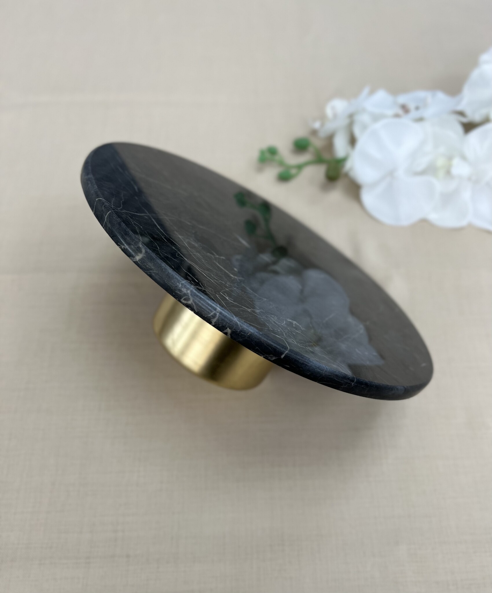 MERMER 28CM METAL AYAKLI SIYAH SUNUM TABAGI - LimanOnline.com