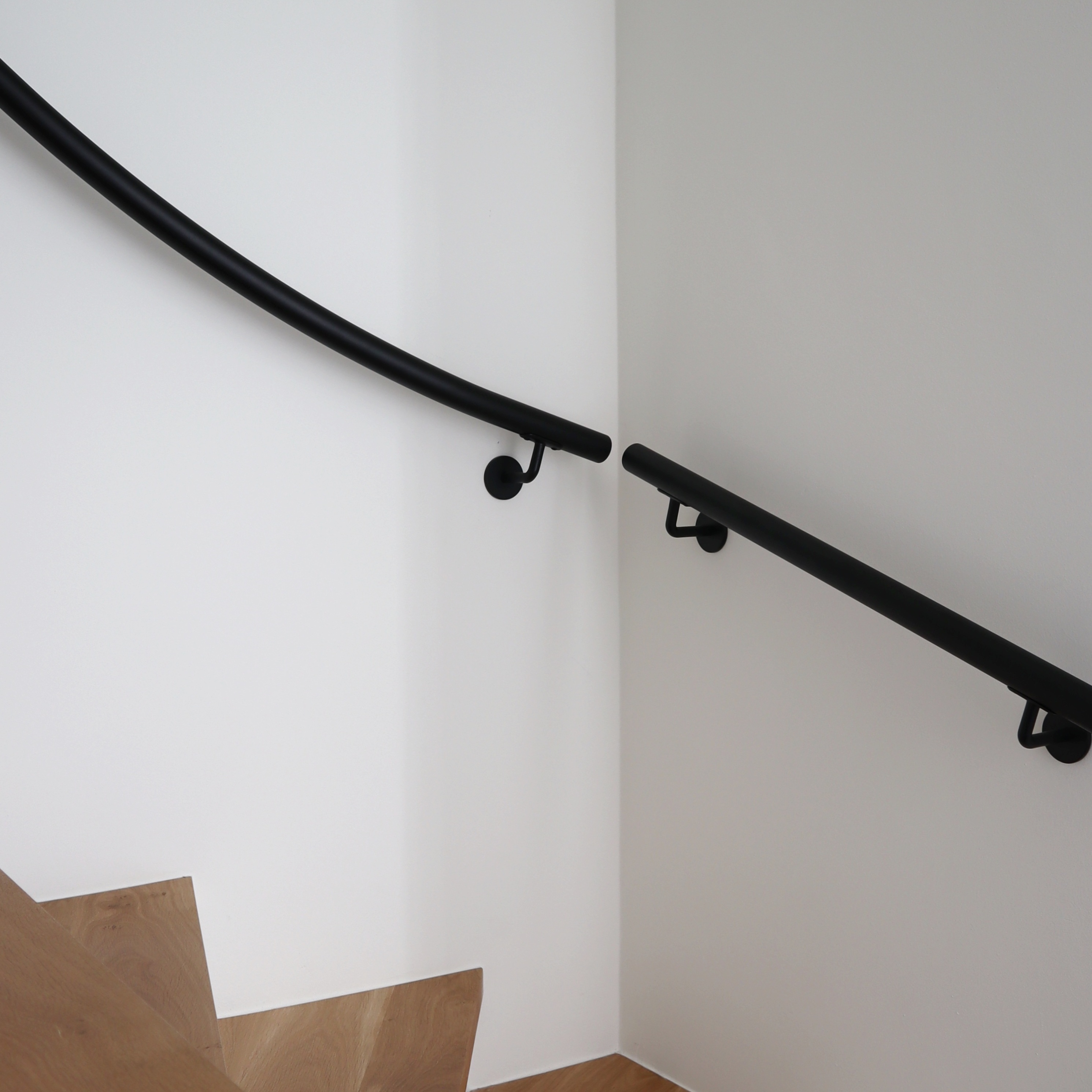 Handlauf rund schwarz beschichtet bei Handlauf-Experte.de! | Handlauf ...