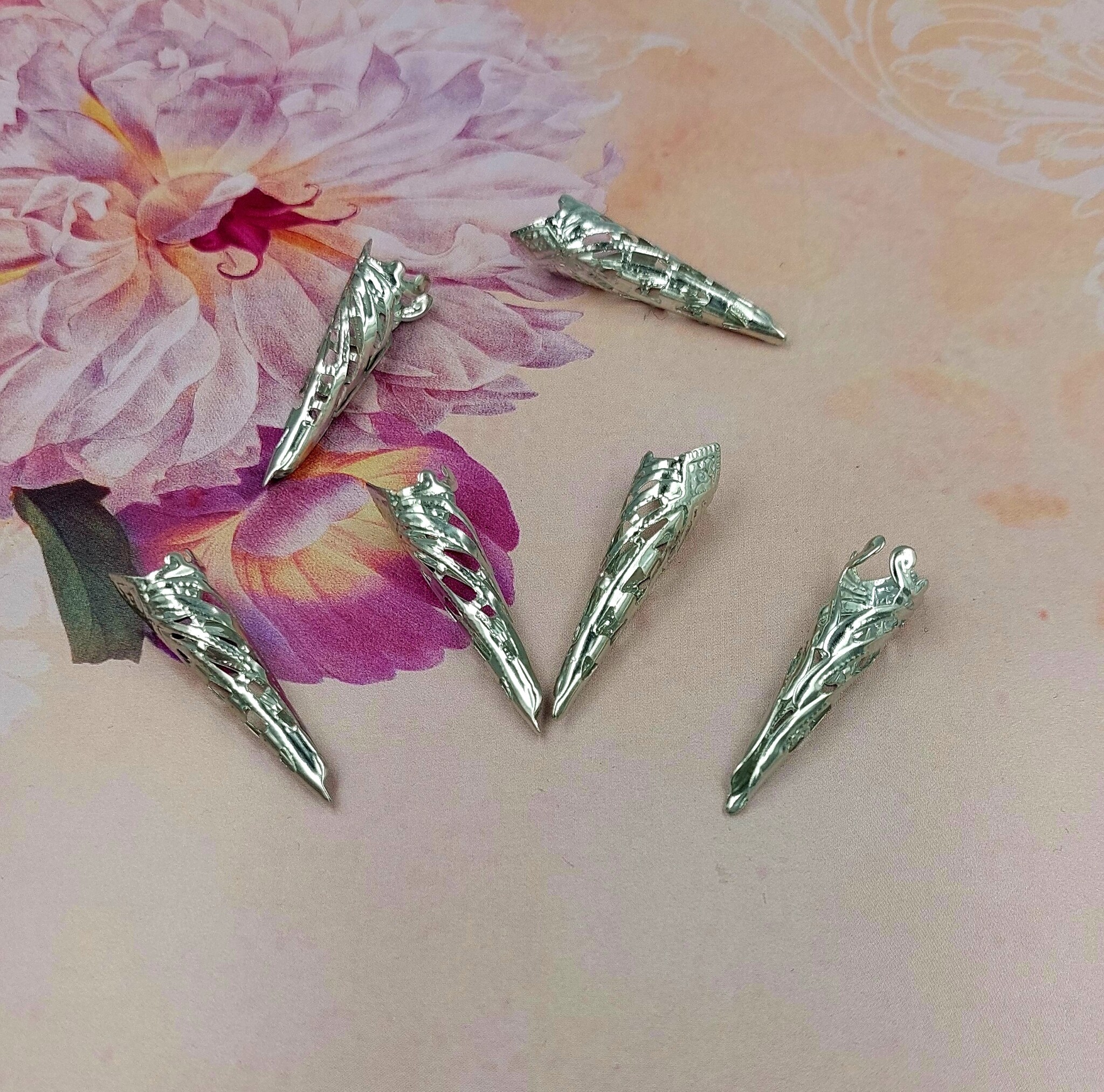 Aiglet/Aglet. - La Rose Passementarie