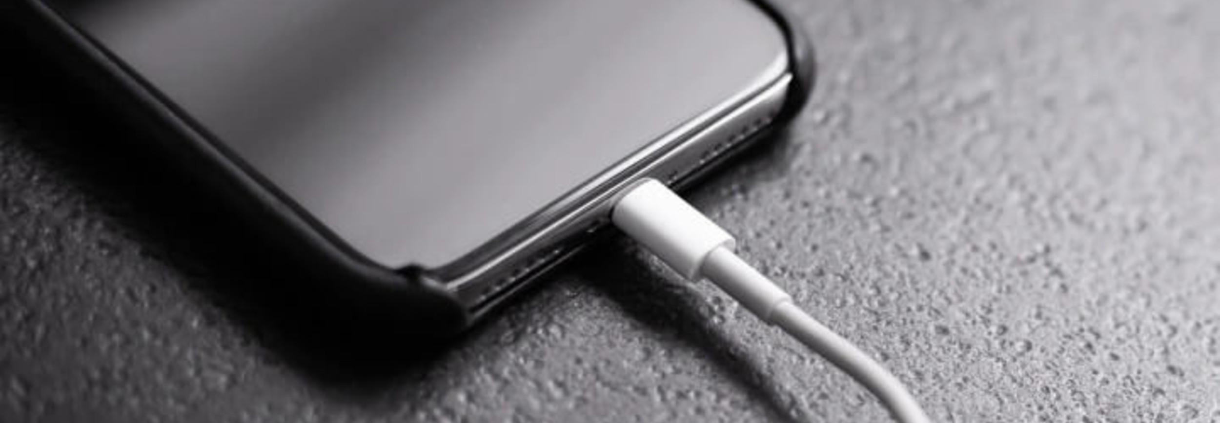 iPhone 14 opladen met oude kabel - Phone-Factory