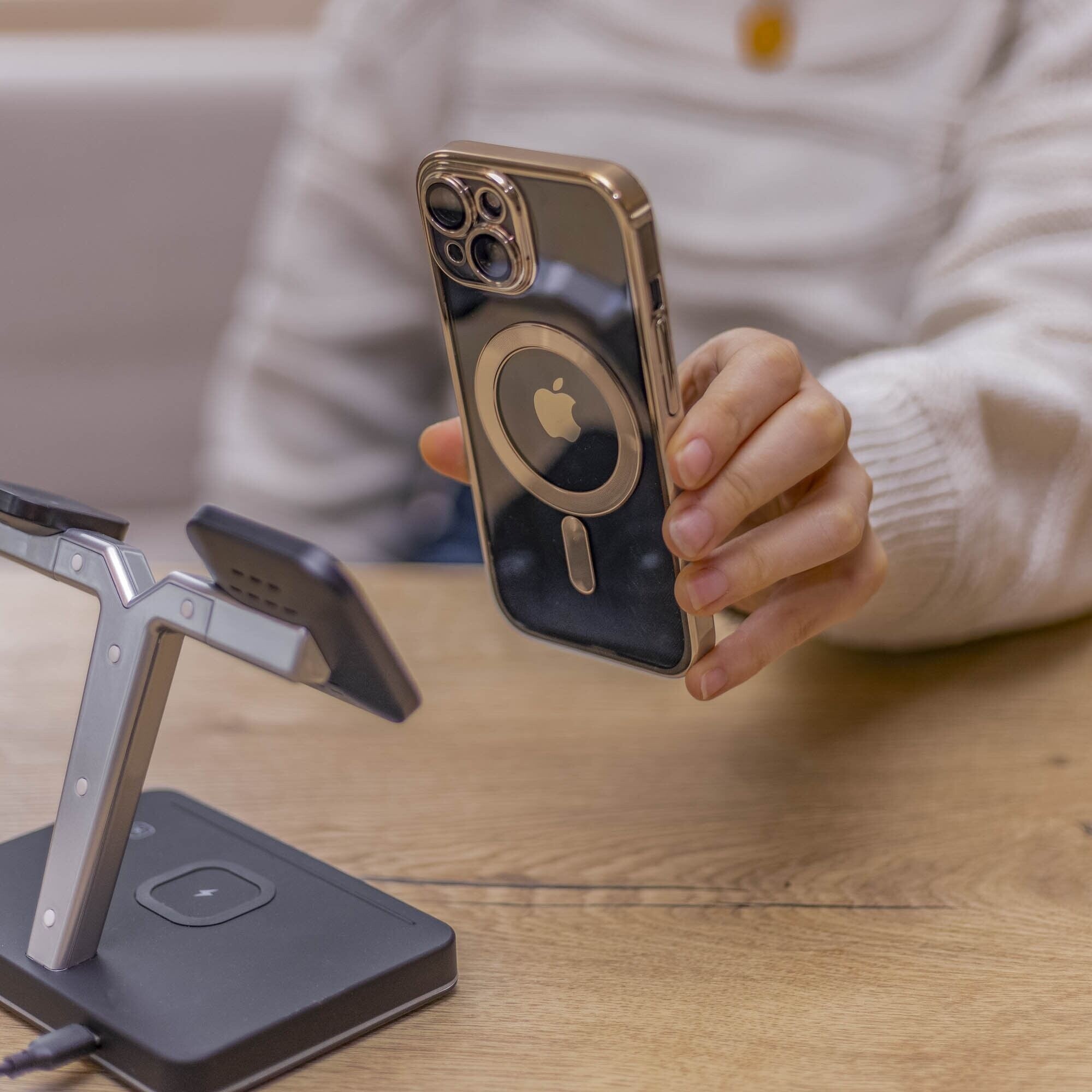 iPhone 15 hard case met camera cover (goud) - Phone-Factory