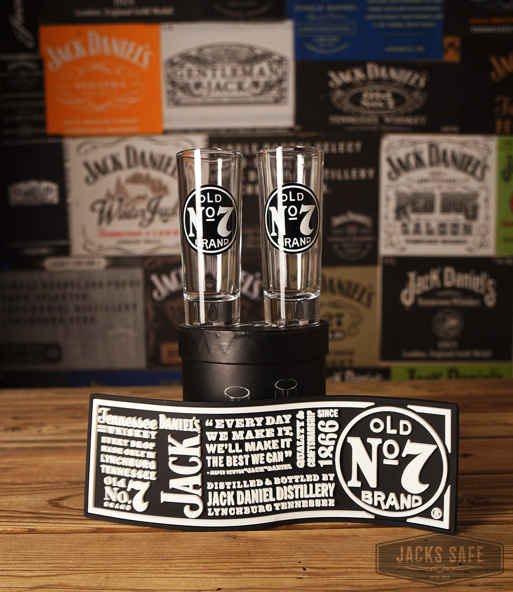 JACK DANIEL'S - OLD NR 7 SHOOTER SET - 2 SHOOTERS - 1 MAT - GIFTBOX ...