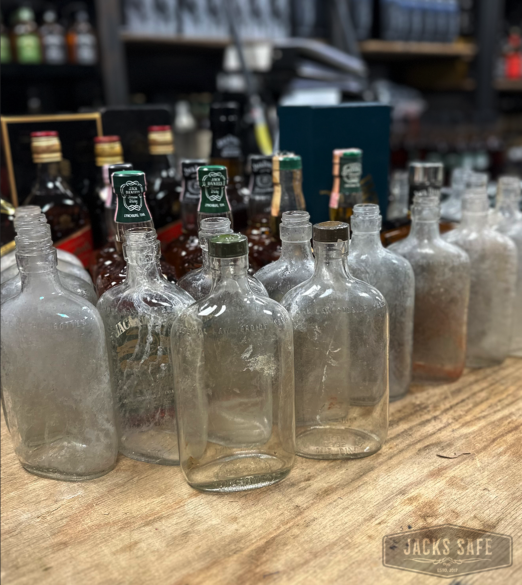 JACK DANIEL'S - PINTS - EMPTY - SEVERAL YEARS - FROM 1940 AND UP - RA ...