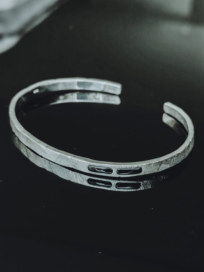 Silver Men's Cuff Bracelet With Black Stone Abel - Taj Amsterdam