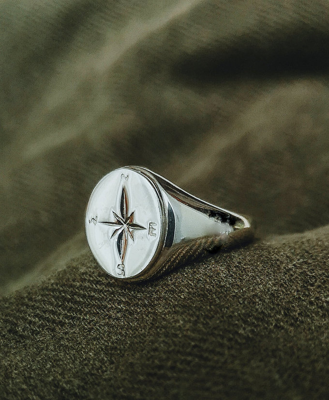 Silver Men's Signet Ring With Compass True North Nomad - Taj Amsterdam