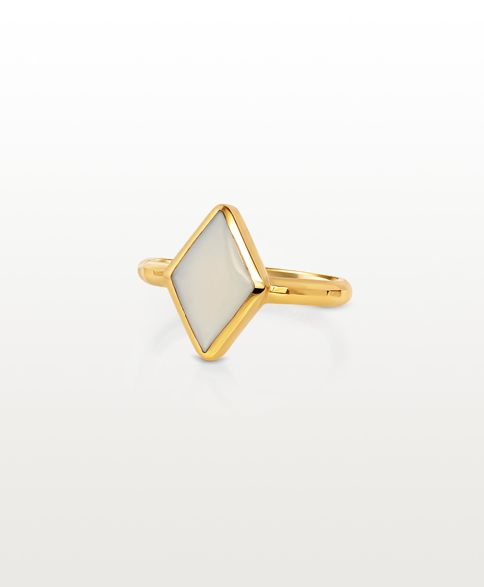 Gold Plated Ring Met Witte Agaat Steen Jun - Taj Amsterdam