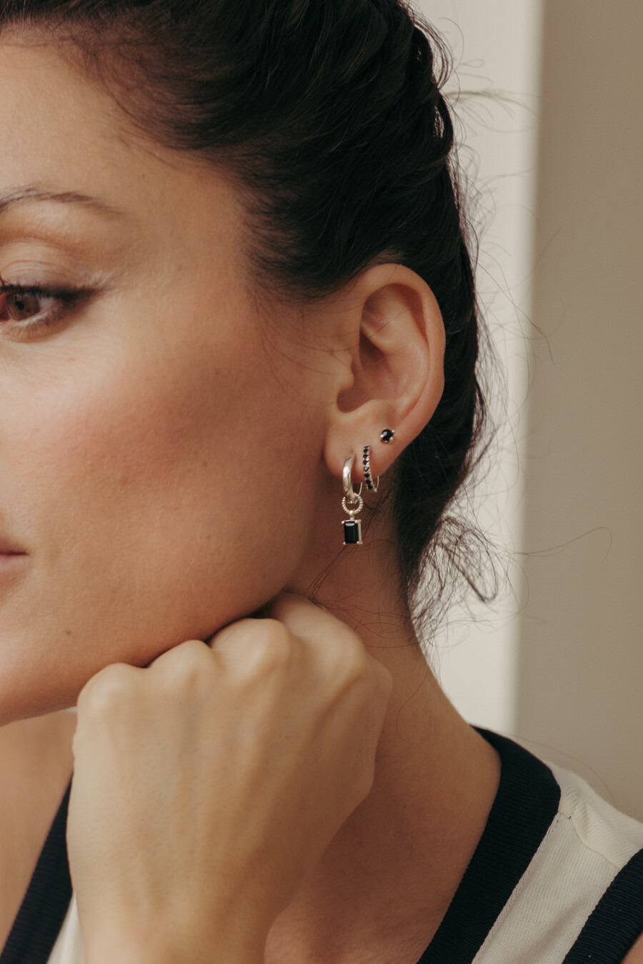 Single Small Onyx Ear Stud Mana, Silver - Taj Amsterdam