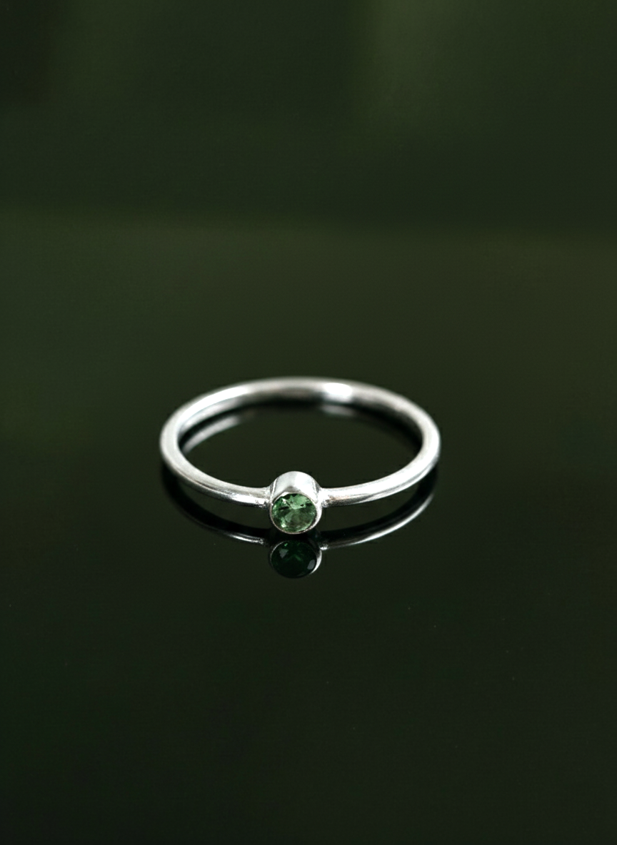 Zilveren Minimalistische Ring Met Groene Kwarts Keala - Taj Amsterdam
