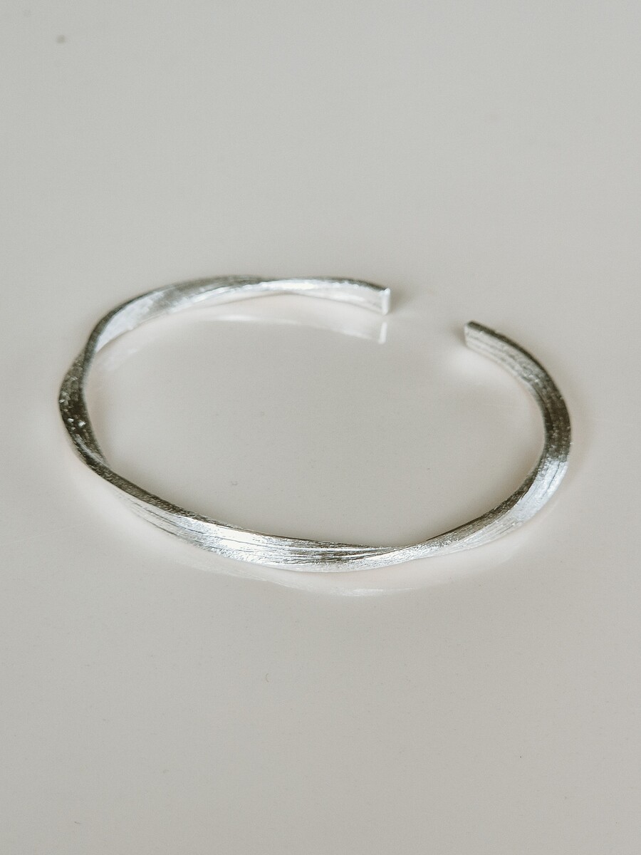 Twisted Cuff Bracelet Maella, Silver - Taj Amsterdam