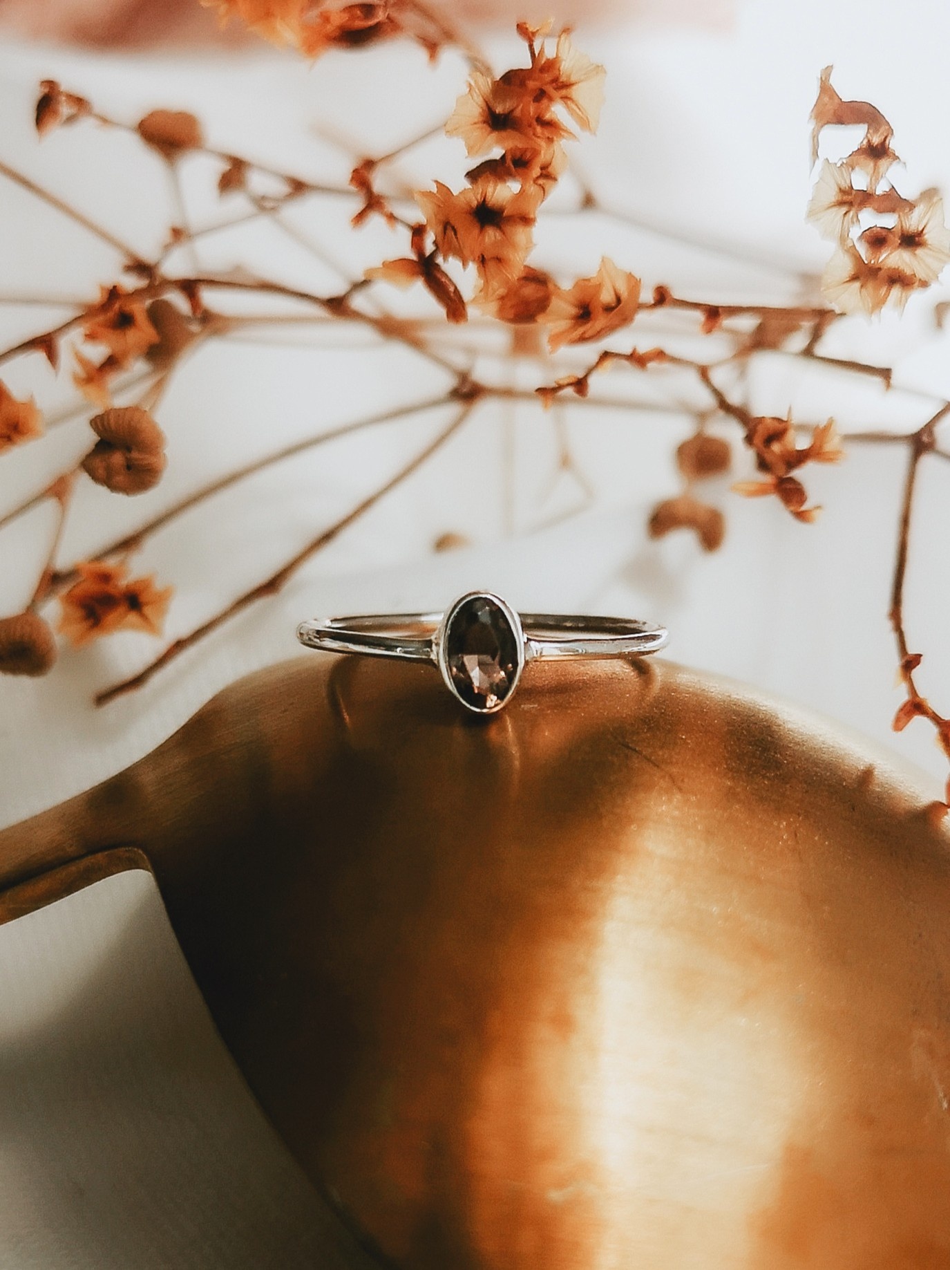 Zilveren Ring Met Rookkwarts Asteria - Taj Amsterdam