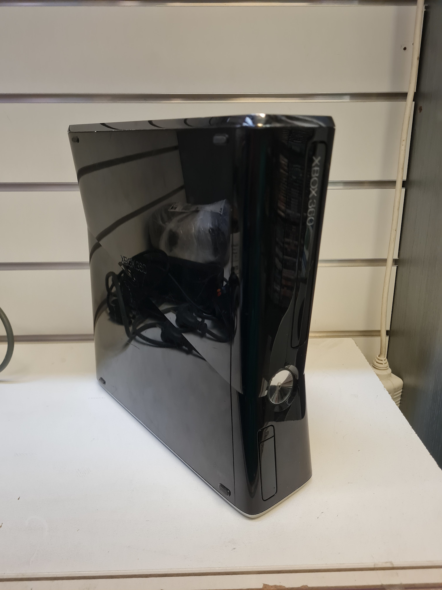 Xbox 360 S Console 250GB - Usedtronics