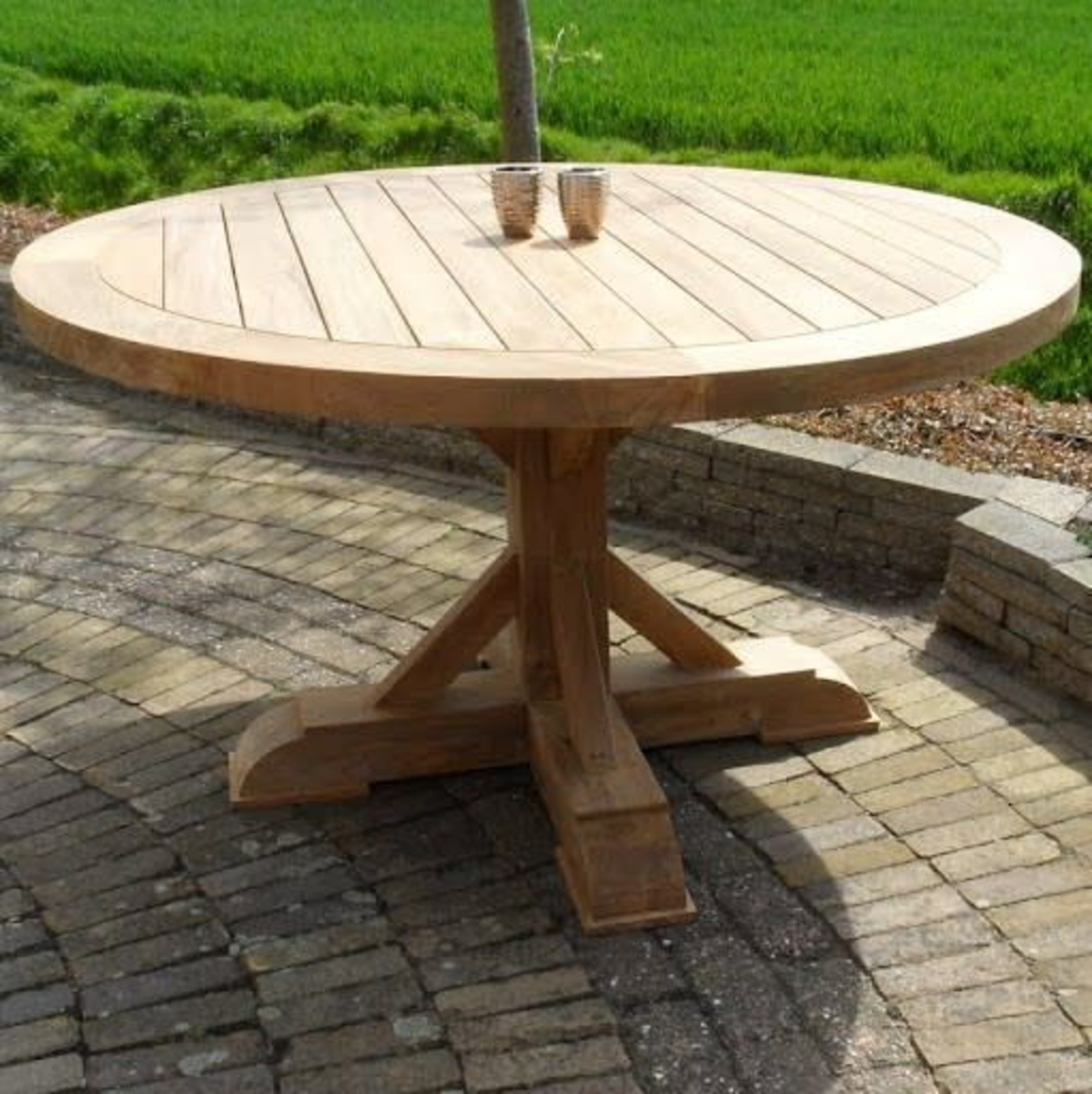 Xena dining tuintafel 140 cm rond teak - AVH Outdoor Tuinmeubelen