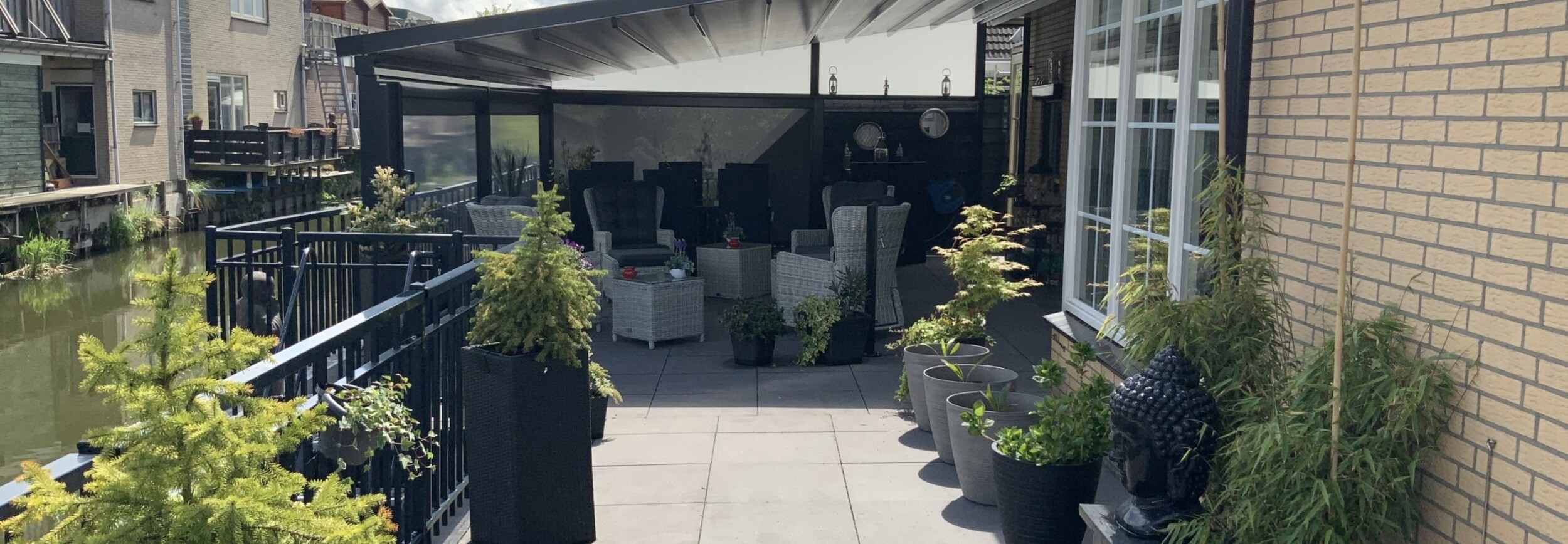 Tips & tricks - Het verwijderen van onkruid uit je tuin - AVH Outdoor ...