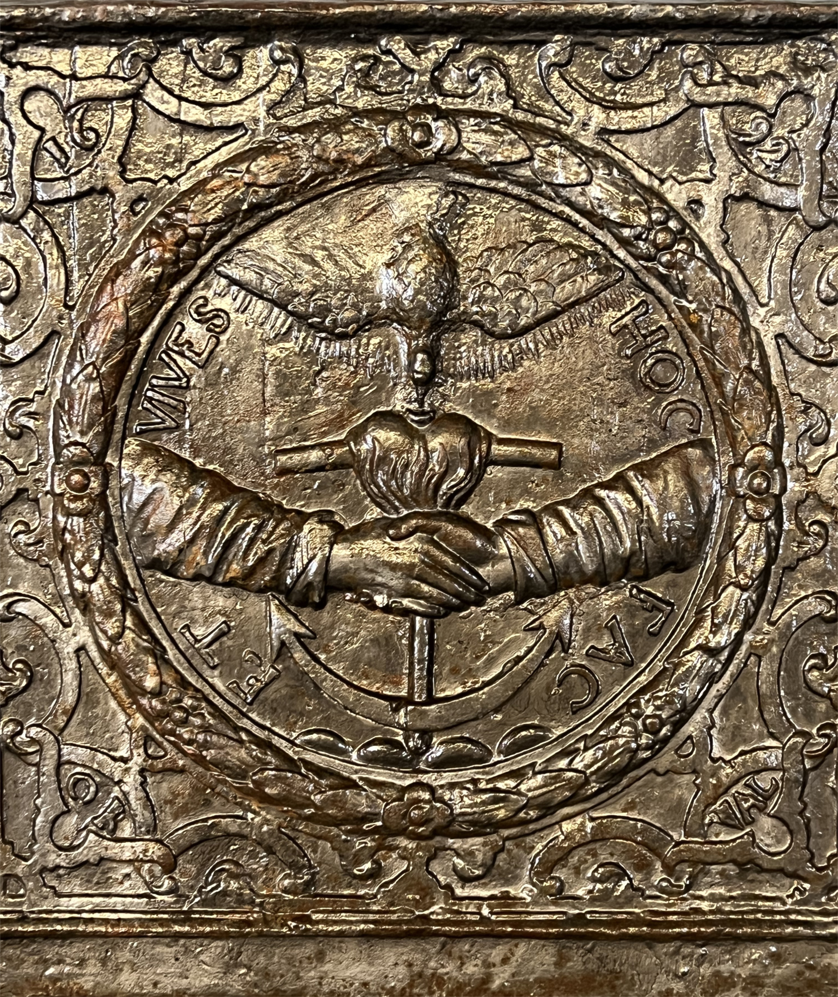 Plaque De Cheminée Sailor Hoc Vac Et Vives 1693 - The Antique Fireplace ...