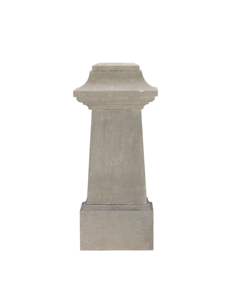 19e-eeuwse Kalkstenen Sokkel Met Obelisk-Middendeel - The Antique ...