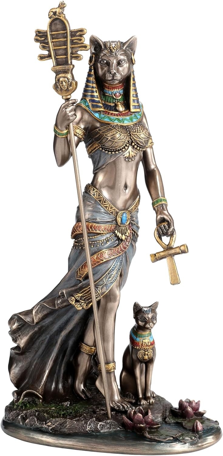 Egyptische Godin Bastet met Sistrum en Ankh Veronese Design | Trukado ...