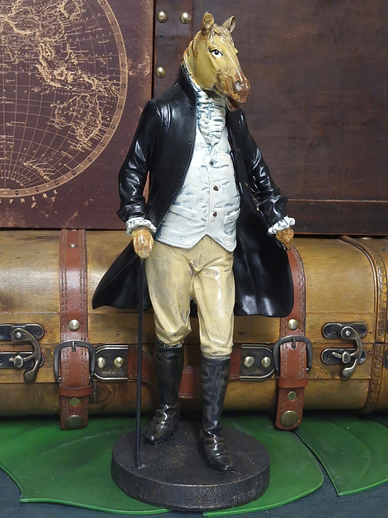 Paard gekleed als Gentleman beeld 32cm | Boutique Trukado - Boutique ...