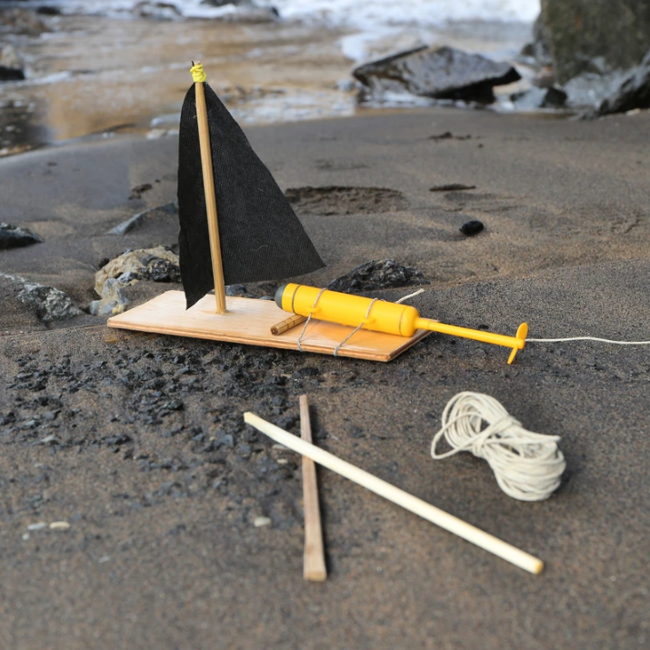 Huckleberry maak je eigen motorboot - Hout & Plezier - Hout en Plezier