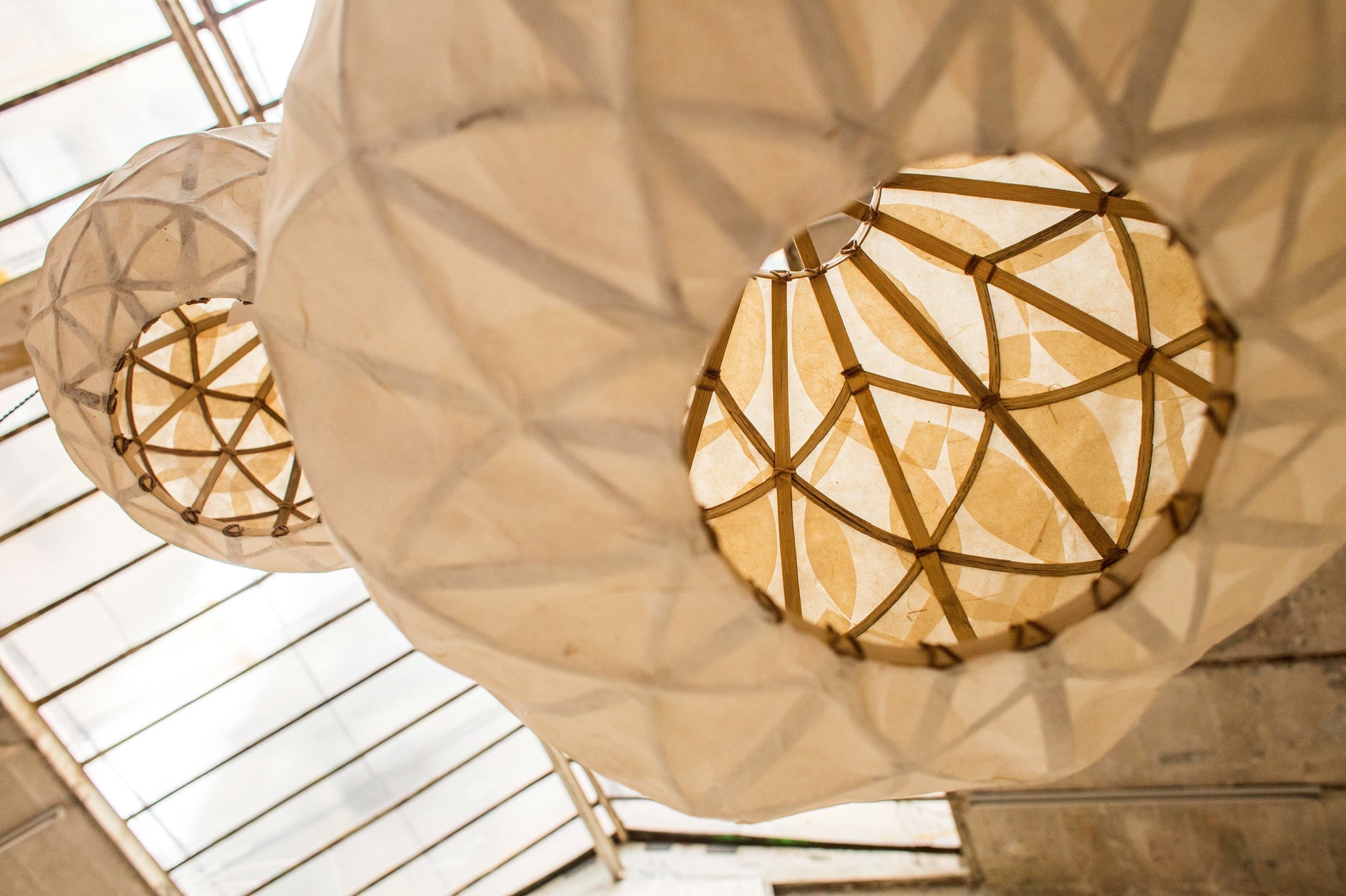 Suspension 'Pily' - rattan & paper • Couleur Locale