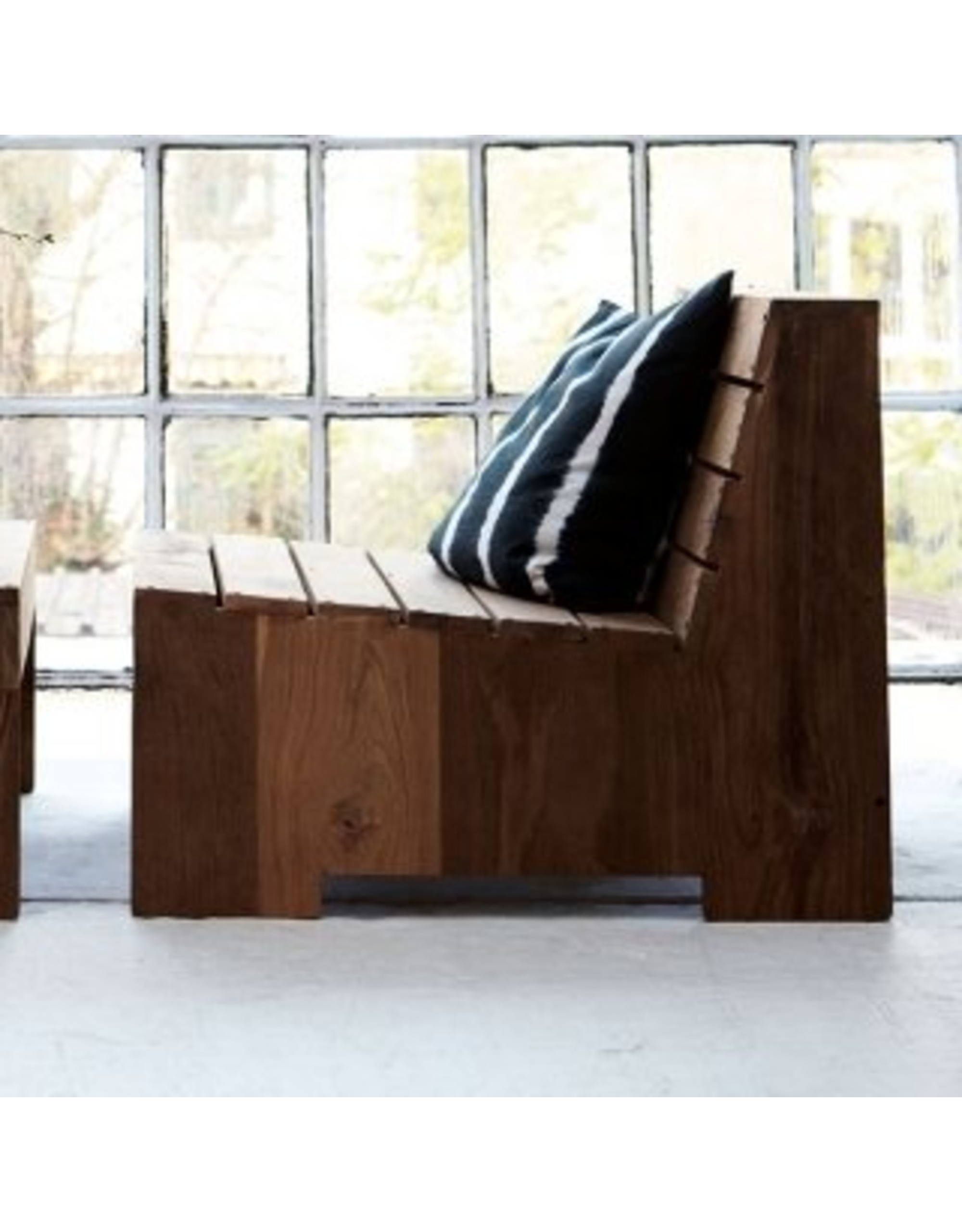 House Doctor Woodie lounge stoel hout - LIVING AND CO.