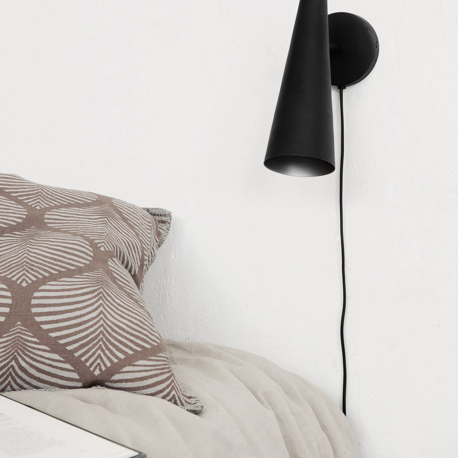 House Doctor Precise wall lamp - matt black - LIVING AND CO.