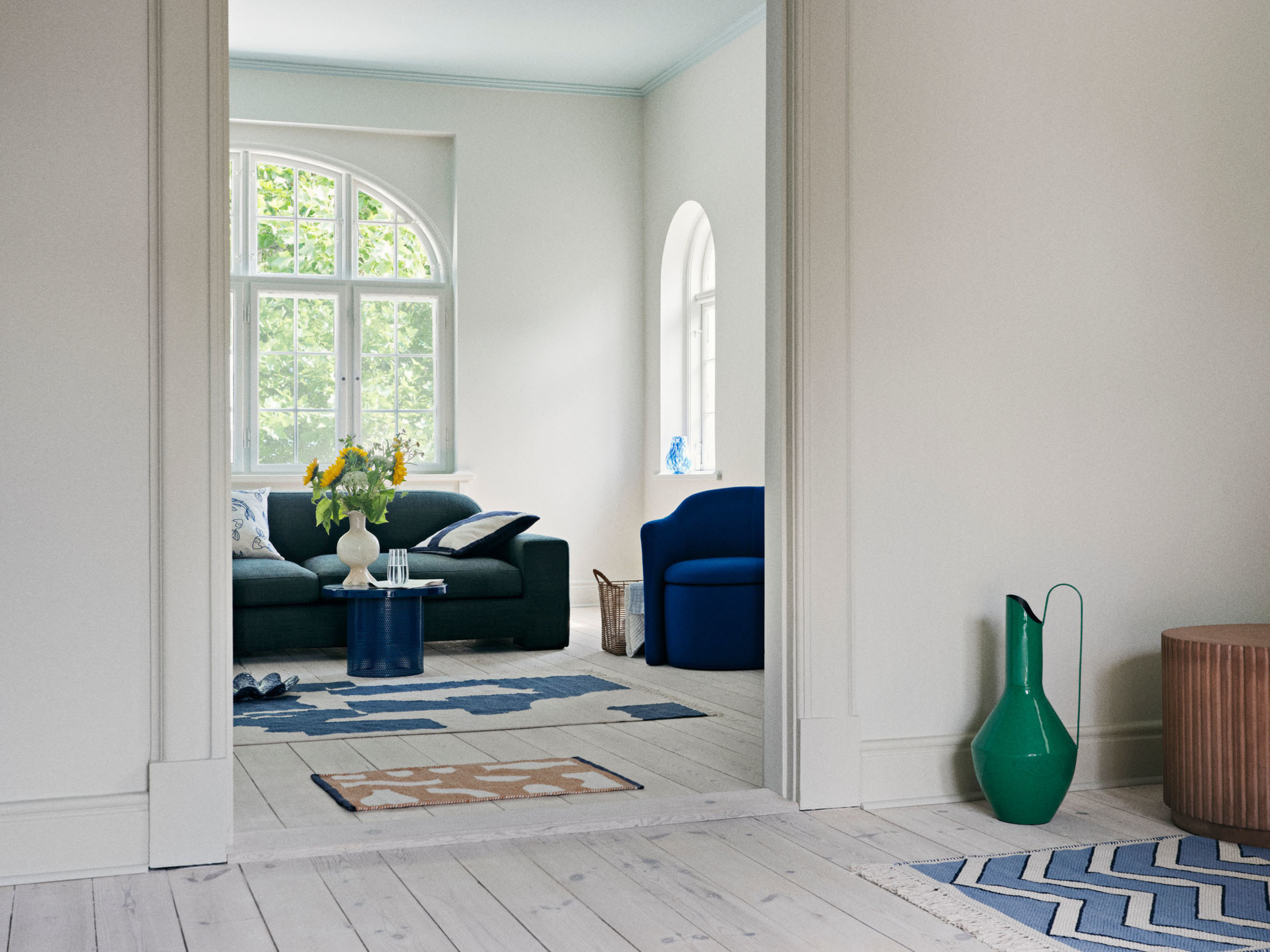 Broste Copenhagen Tulina table blue - LIVING AND CO.