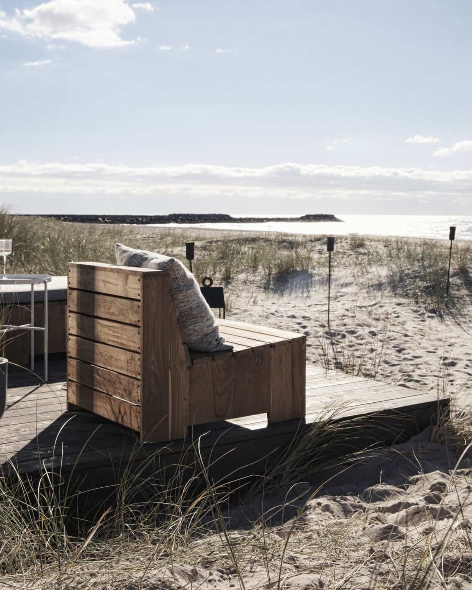 House Doctor Woodie lounge chair wood - LIVING AND CO.