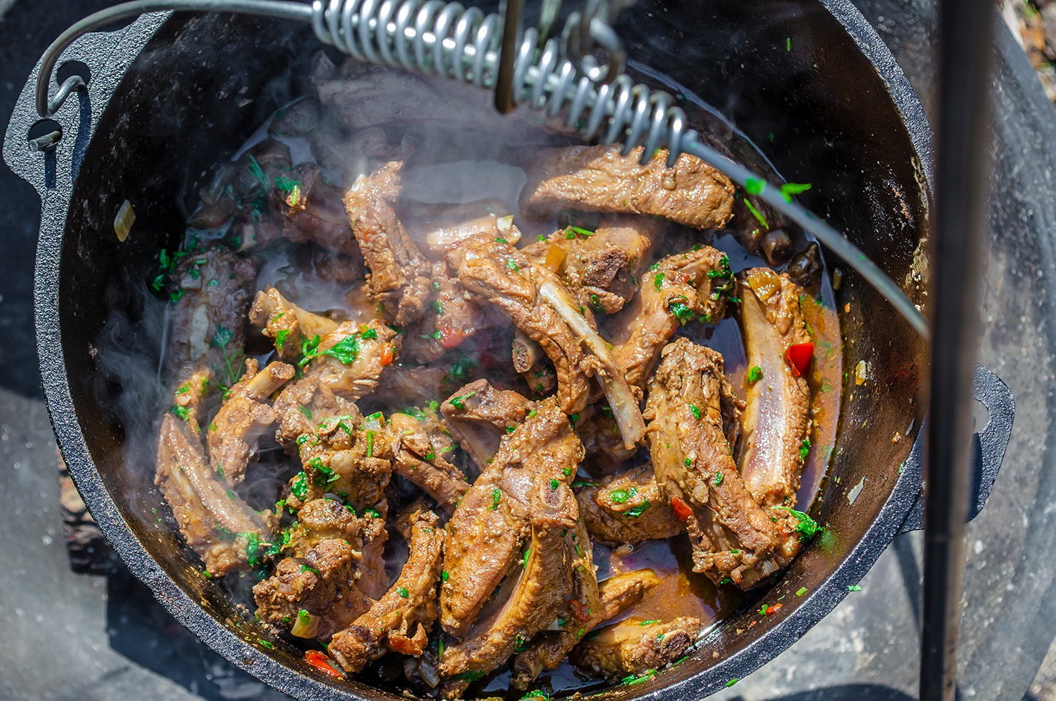 Blog - Recipe: Dutch Oven Spareribs - The Windmill Cast Iron