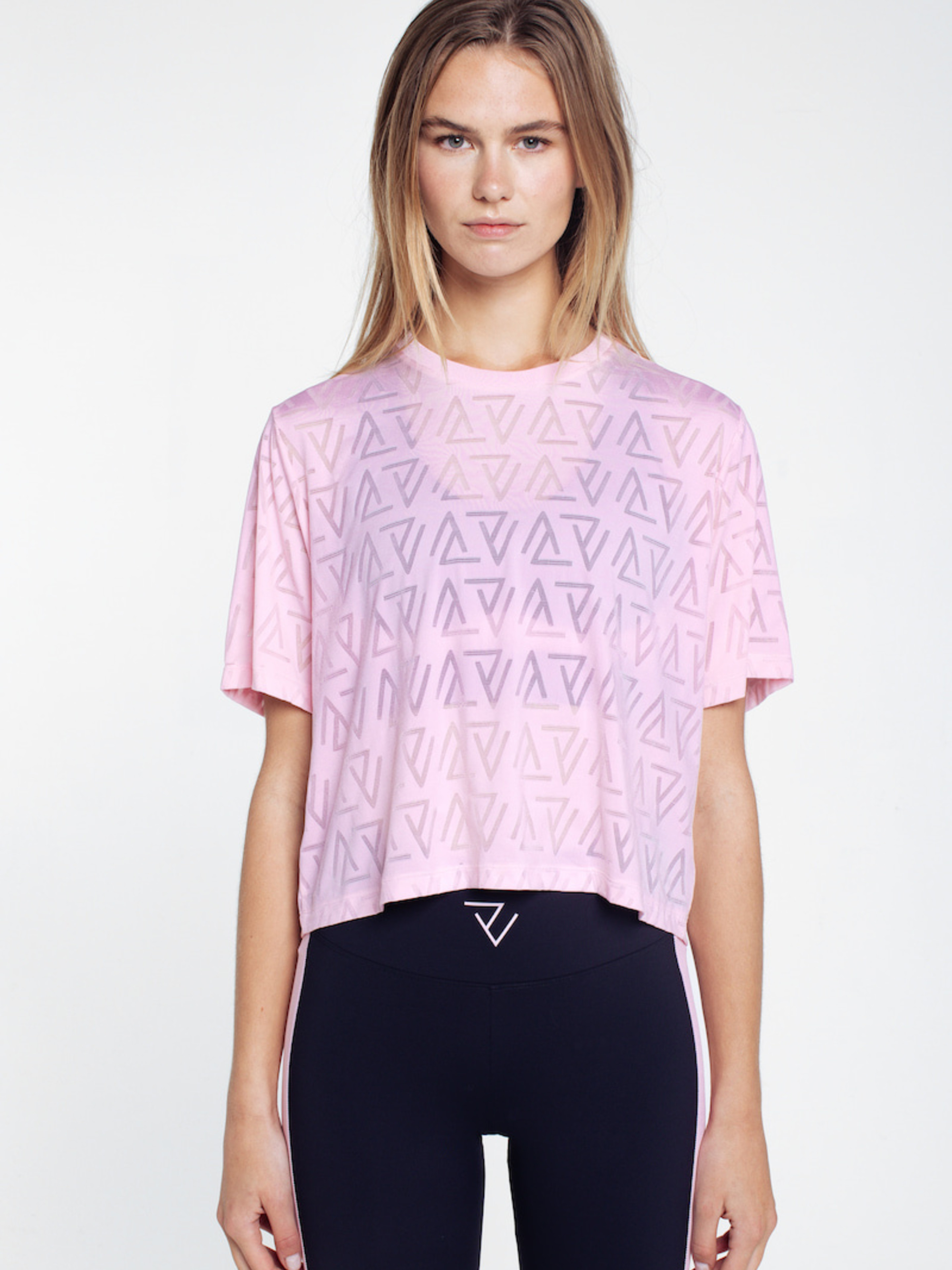 Sports T-shirts | Sustainable women's sports clothing ...