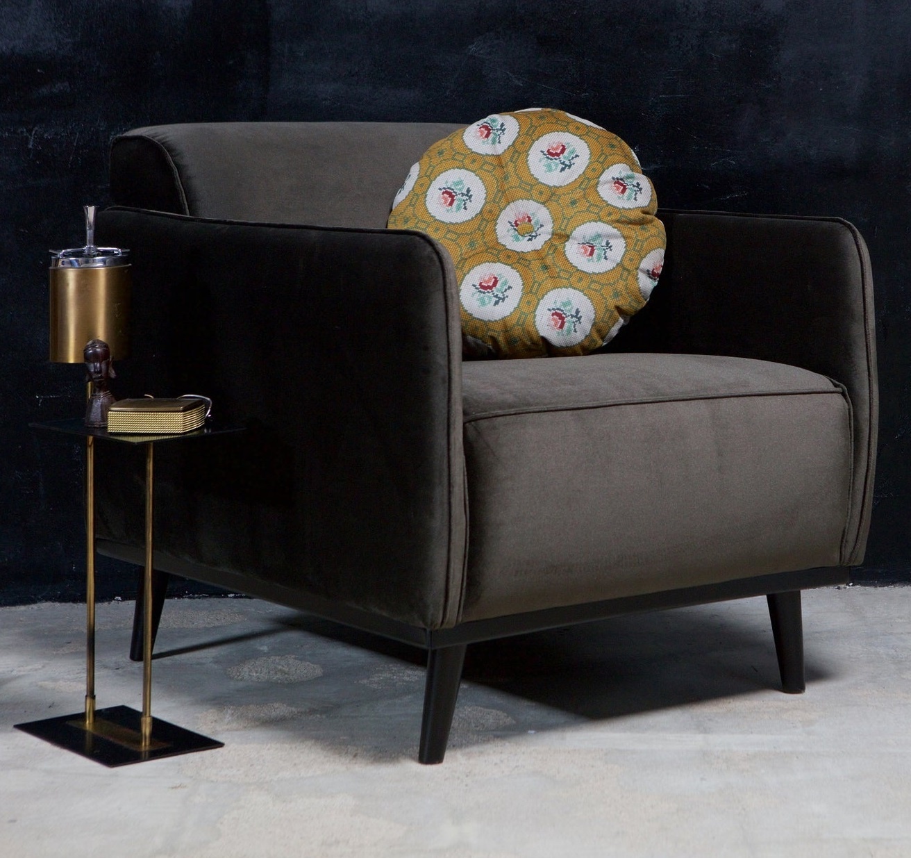 Statement fauteuil met arm fluweel warm groen - Gratis thuisbezorgd - De Woon Winkel