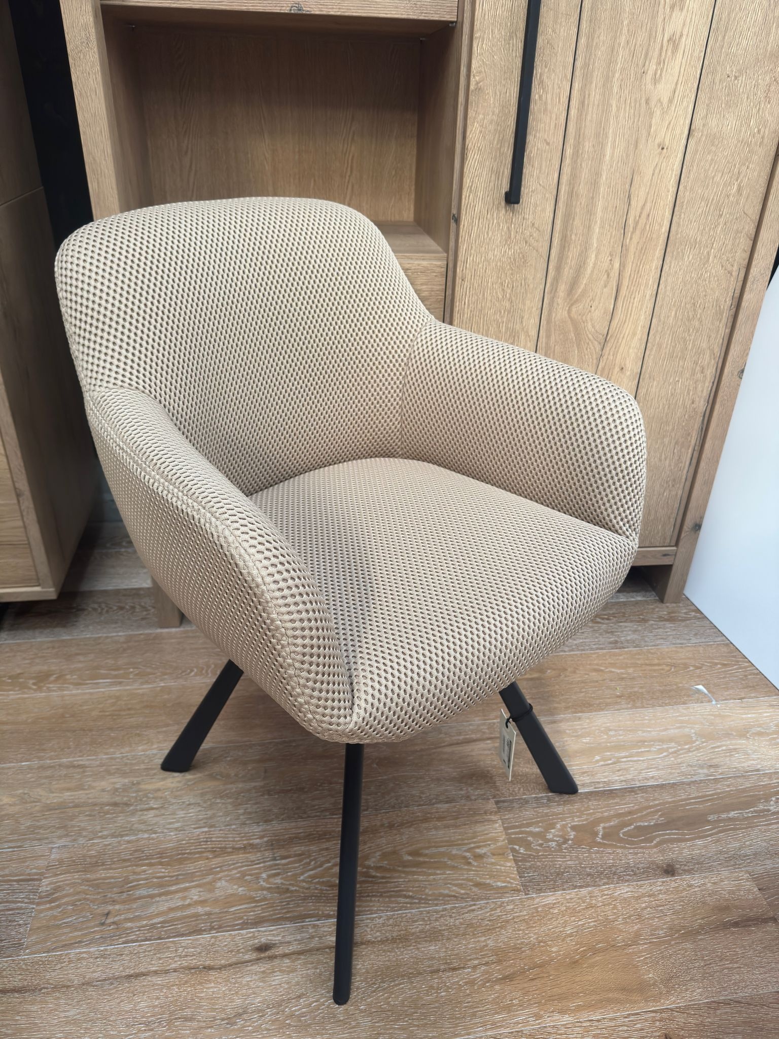 Showroommodel Juno eetkamerstoel mesh naturel - Gratis thuisbezorgd ...