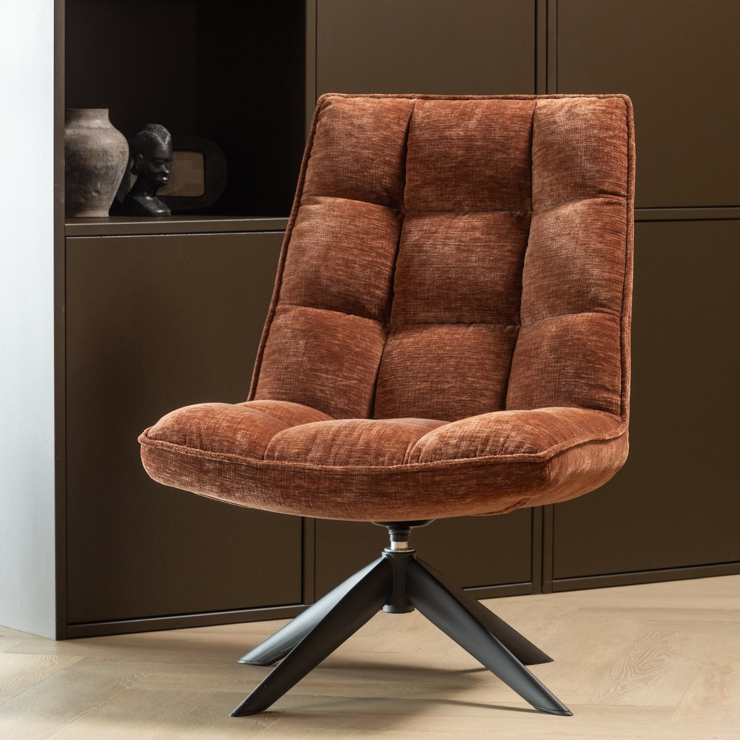 Jouke Draaifauteuil Chenille Structuur Roestbruin [fsc] - De Woon Winkel