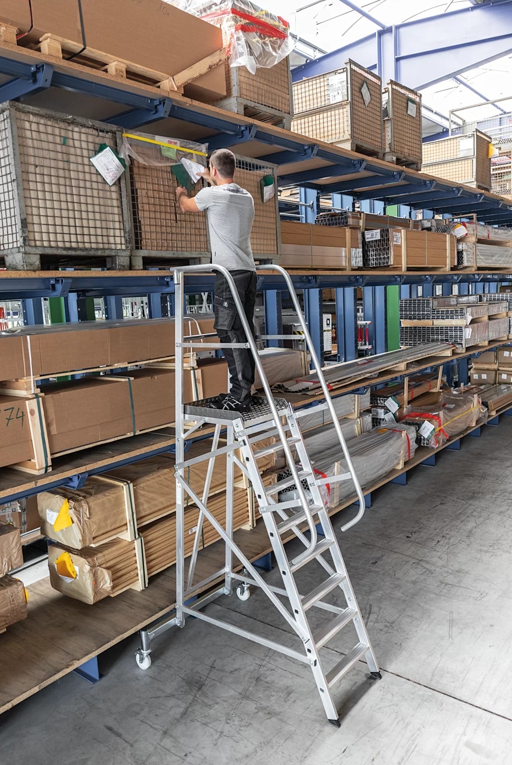 Platformtrap, verrijdbaar, 8 treden | Platformtrappen | Ladder.nl