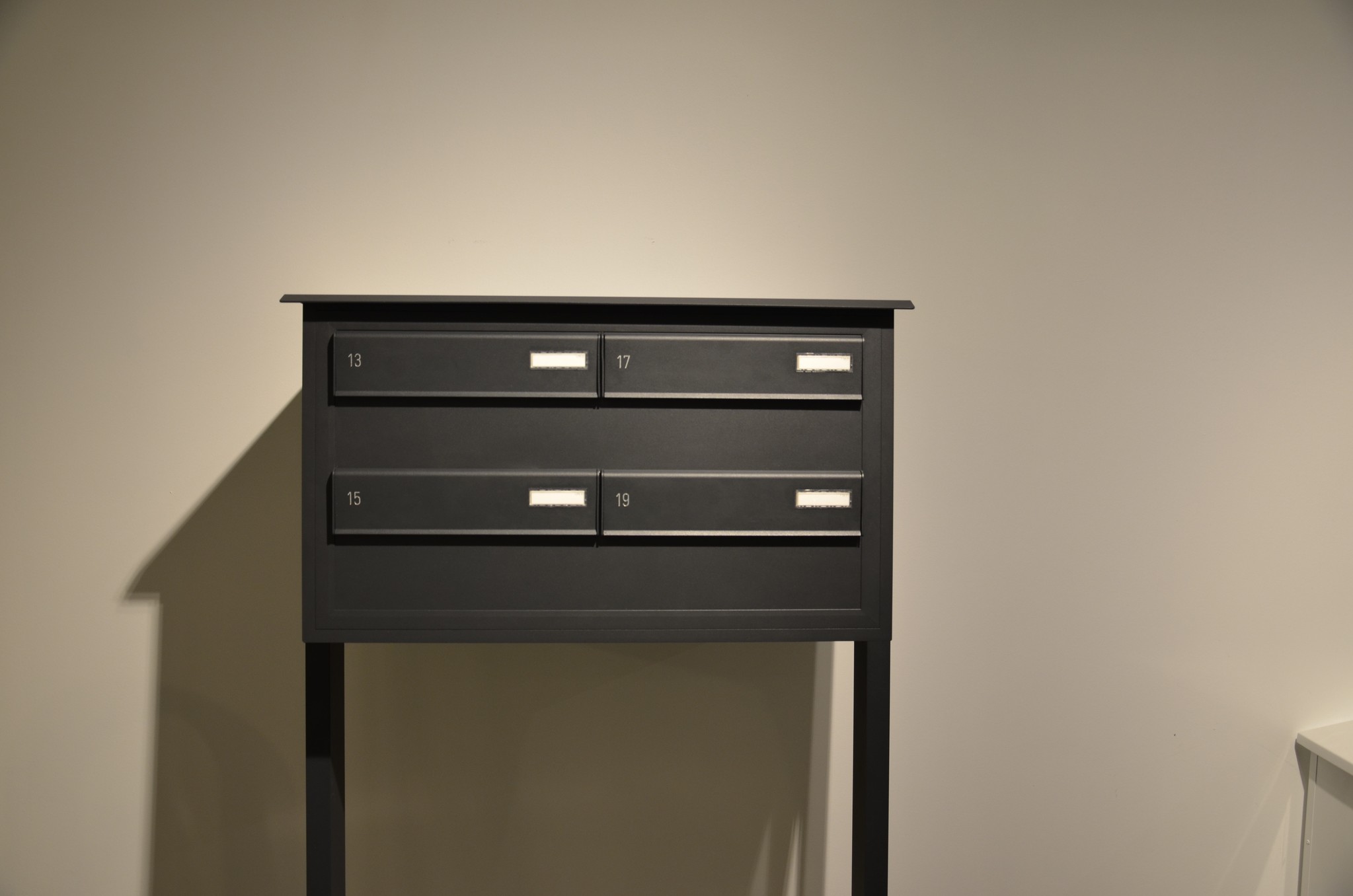Multiple letterboxes | Aluminium | Free standing - Mailbox Design