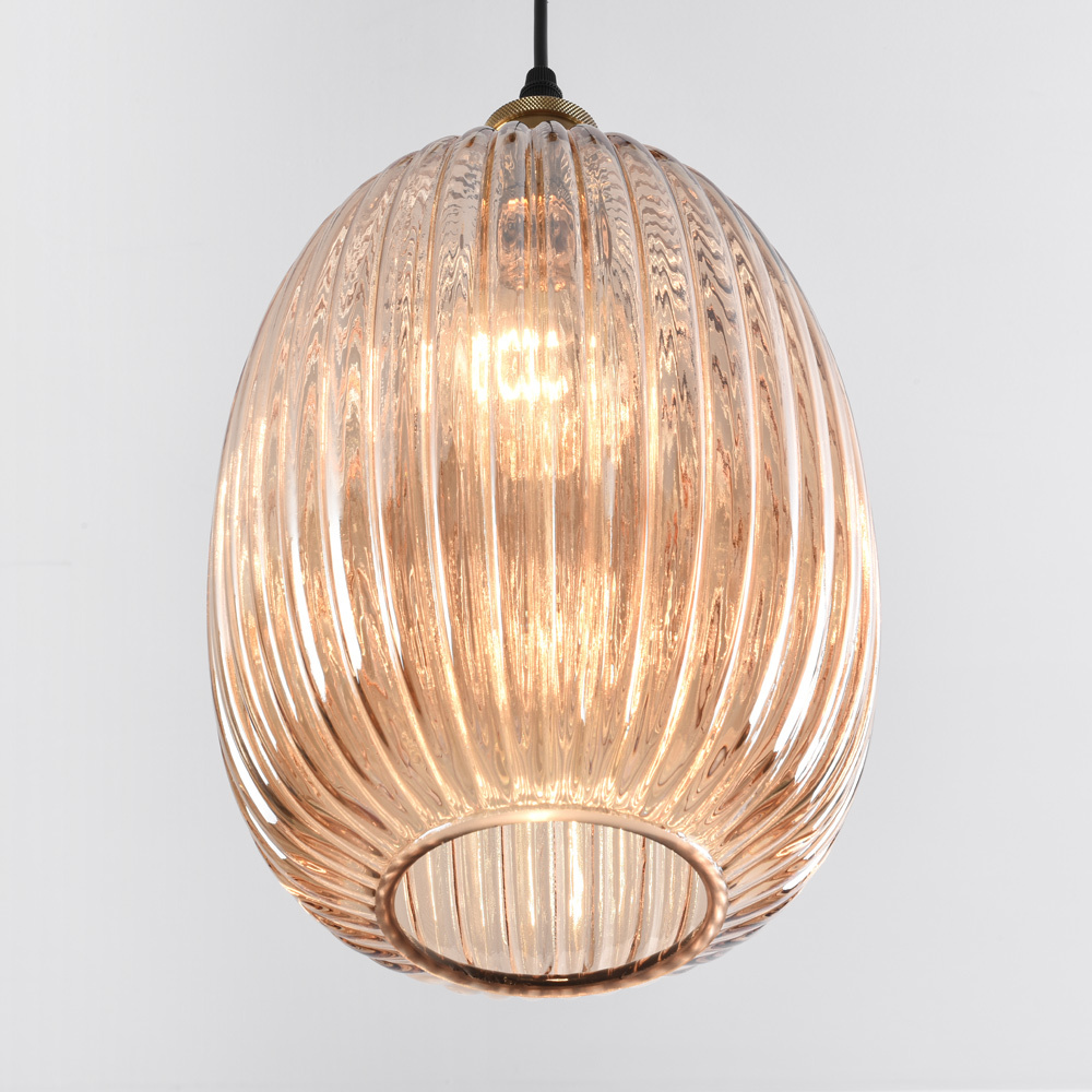 Hanglamp Riley van geribbeld amber glas - PrikkabelLED.nl