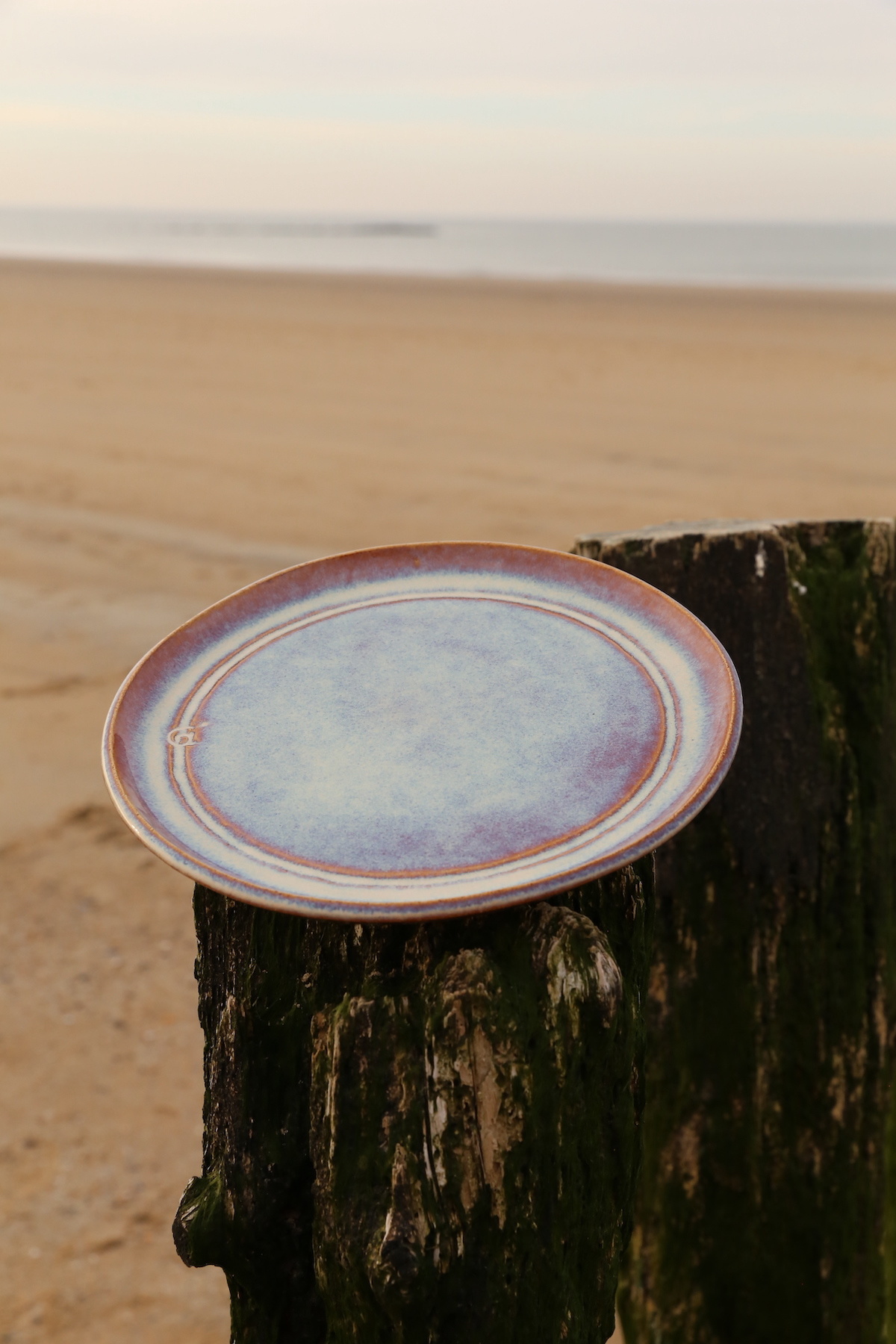 Handmade unique ceramic large plate with beautiful lines - ARTISANN