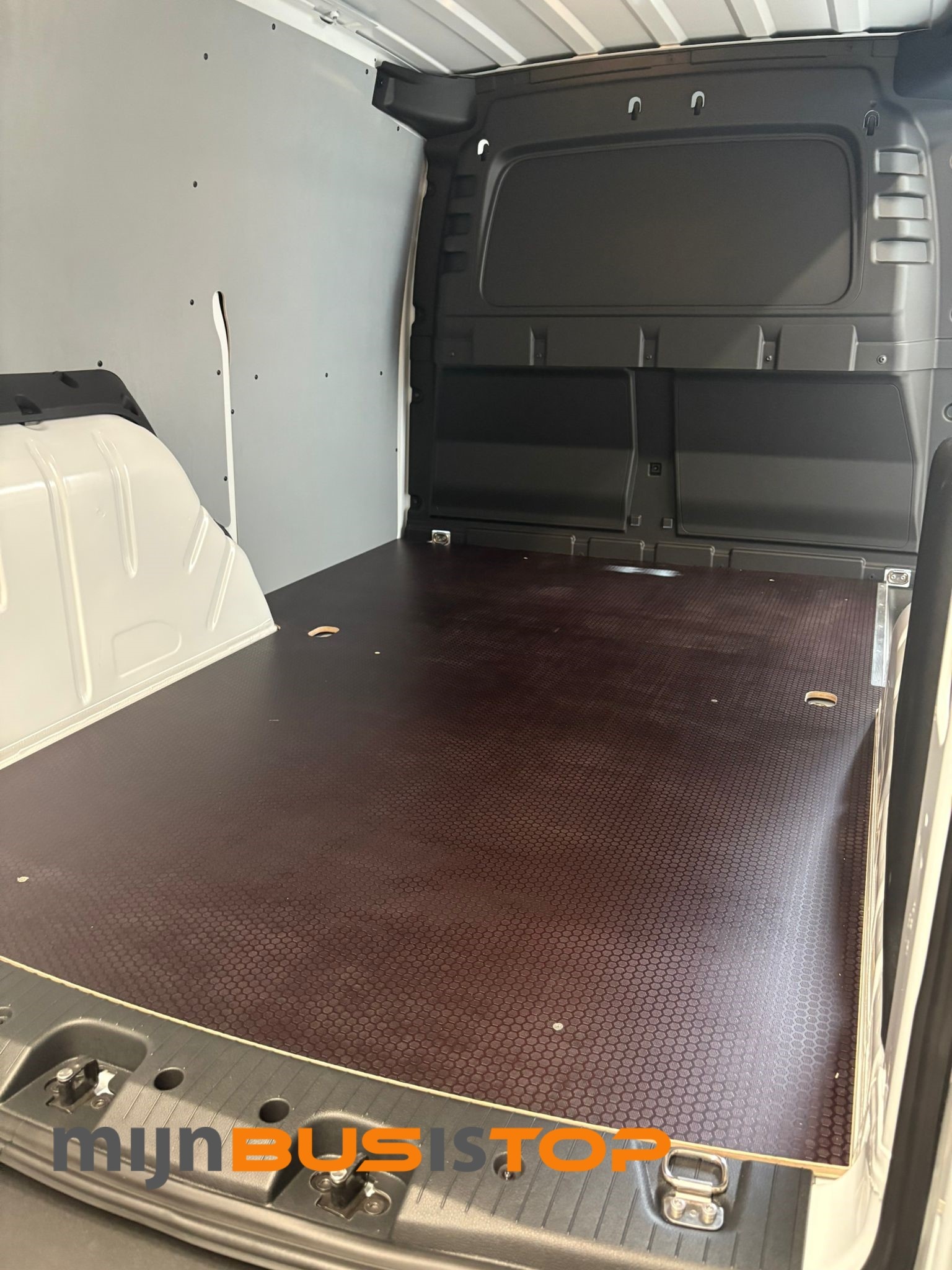 Volledige betimmering Ford Transit Connect vanaf 2024 - Mijn Bus is Top