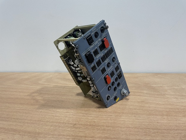 21VU EVAC EMERGENCY PANEL P/N: D9251500600000 S/N: 924 - AVOEMPARTS