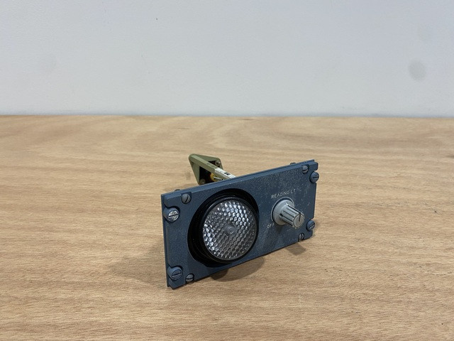 54VU READING LIGHT PANEL P/N: D9251502100000 S/N: 1246 - AVOEMPARTS