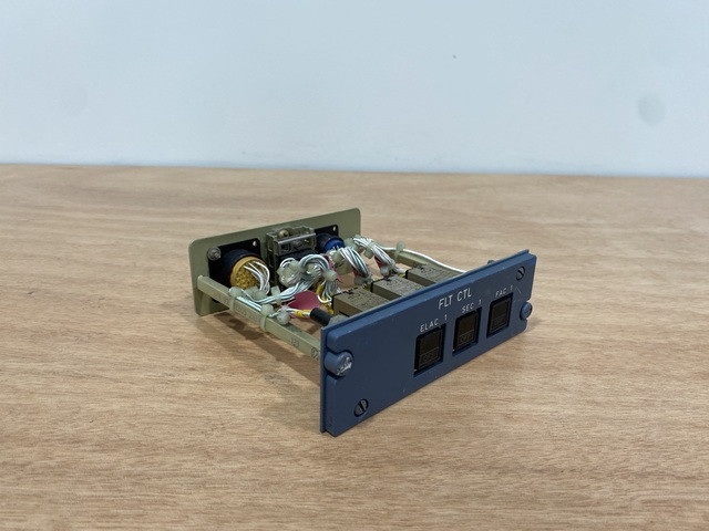 23VU FLIGHT CONTROL PANEL P/N: D9251500800000 S/N: 0596 - AVOEMPARTS