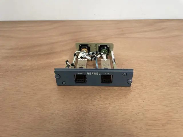 51VU REFUEL PANEL P/N: D9251501900000 S/N: 01228 - AVOEMPARTS