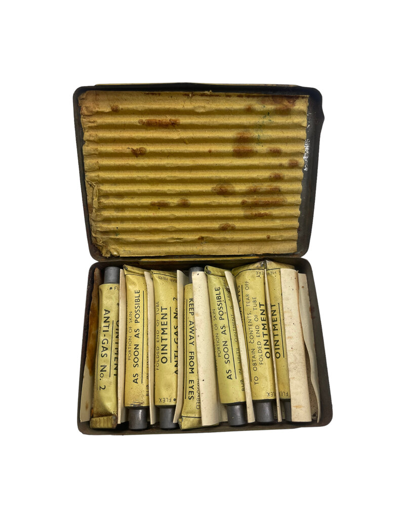 MARVIN'S MILITARY | Engelse WO2 anti-gas ointment No2 - Marvin's Military