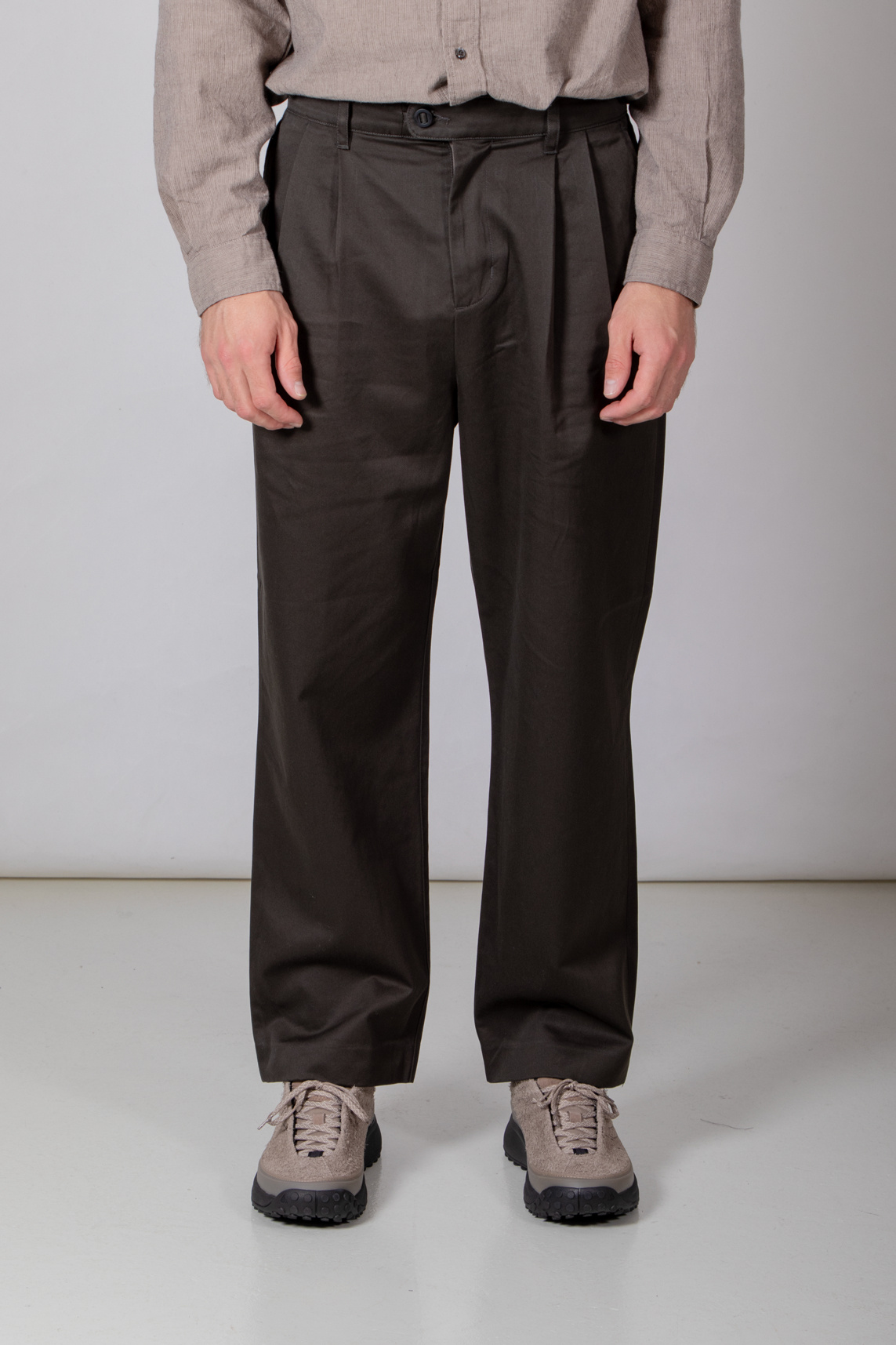 Rough Side Trousers / Two Tuck Pants / Dark Forest - c r i s